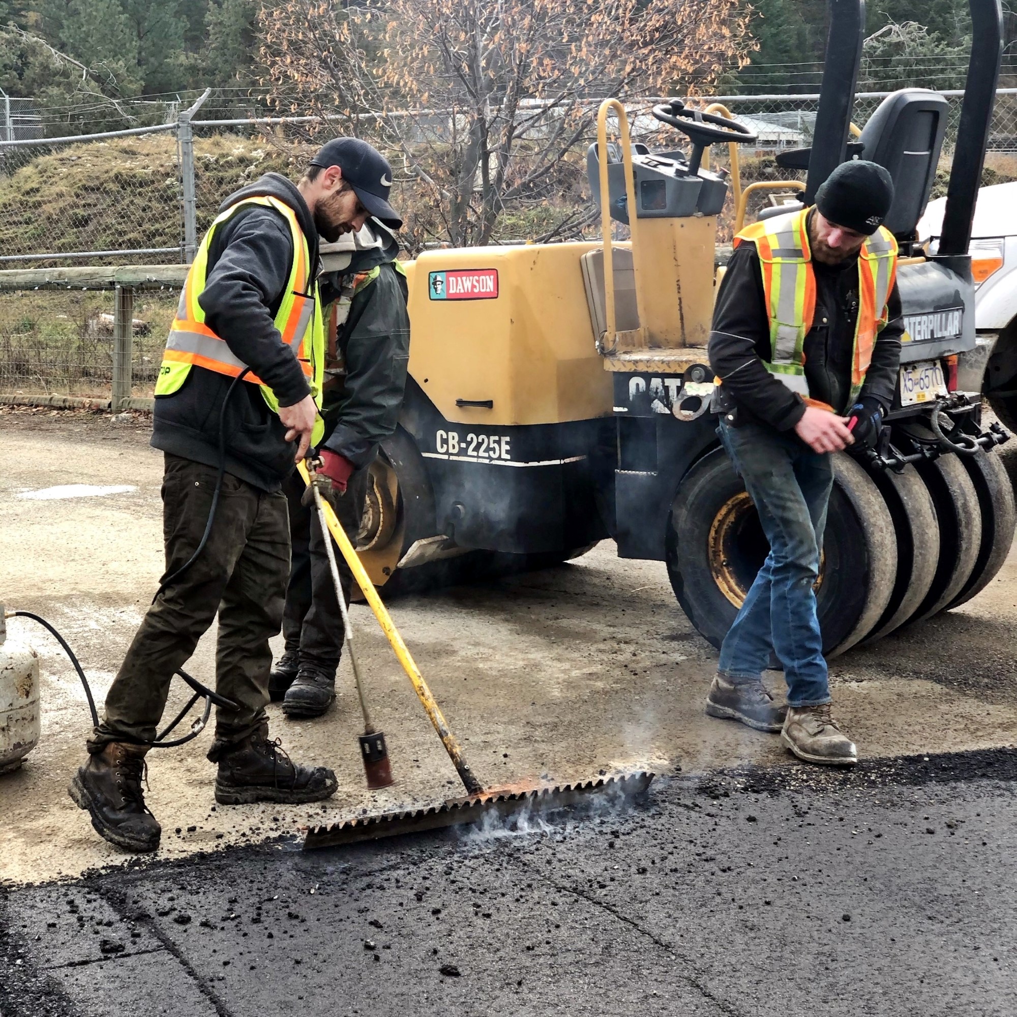 Dawson Construction paving crew volunteers skills at the BC Wildlife ...