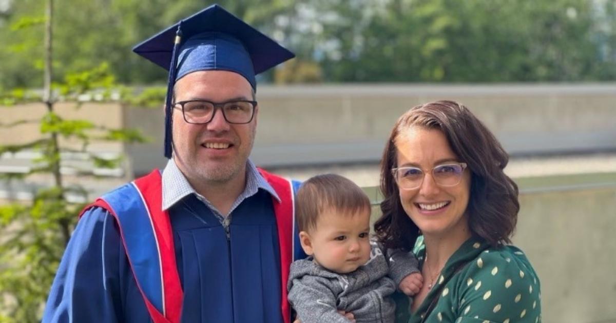 Mike Winiski celebrates his MBA graduation with family and friends ...